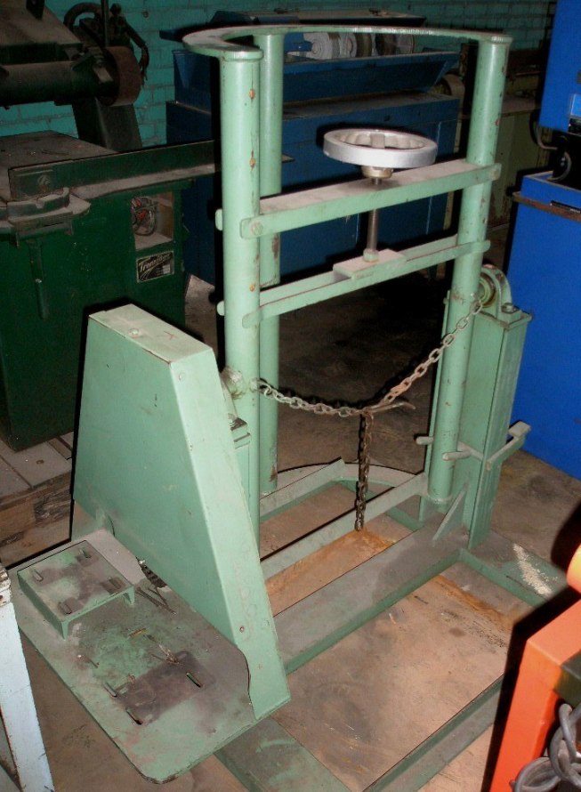American 55 Gallon Drum Lifter - Norman Machine Tool