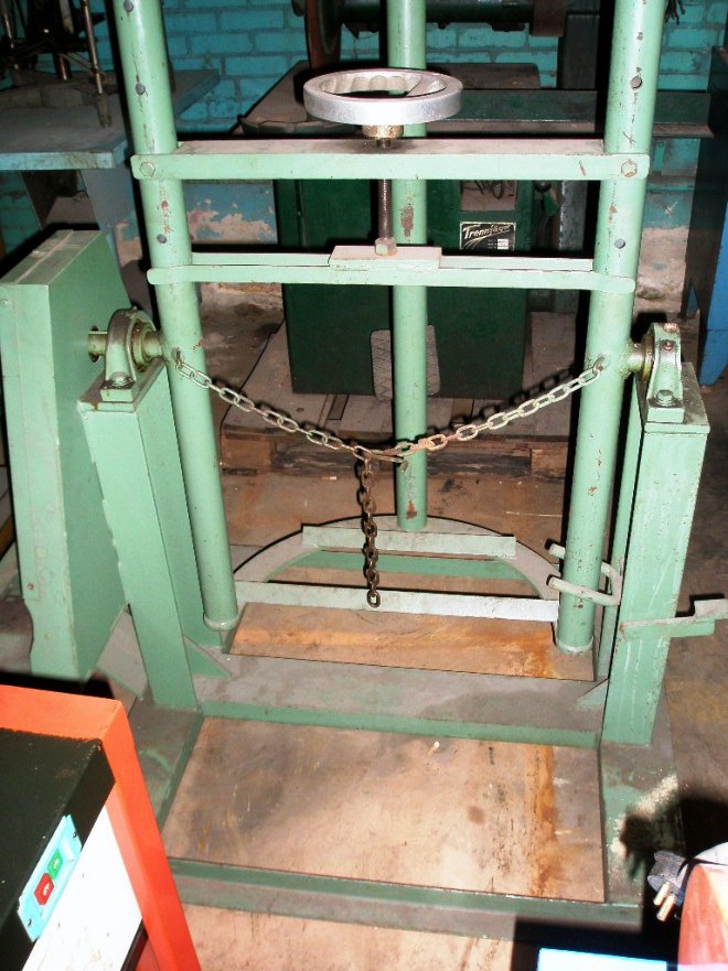 American 55 Gallon Drum Lifter - Norman Machine Tool