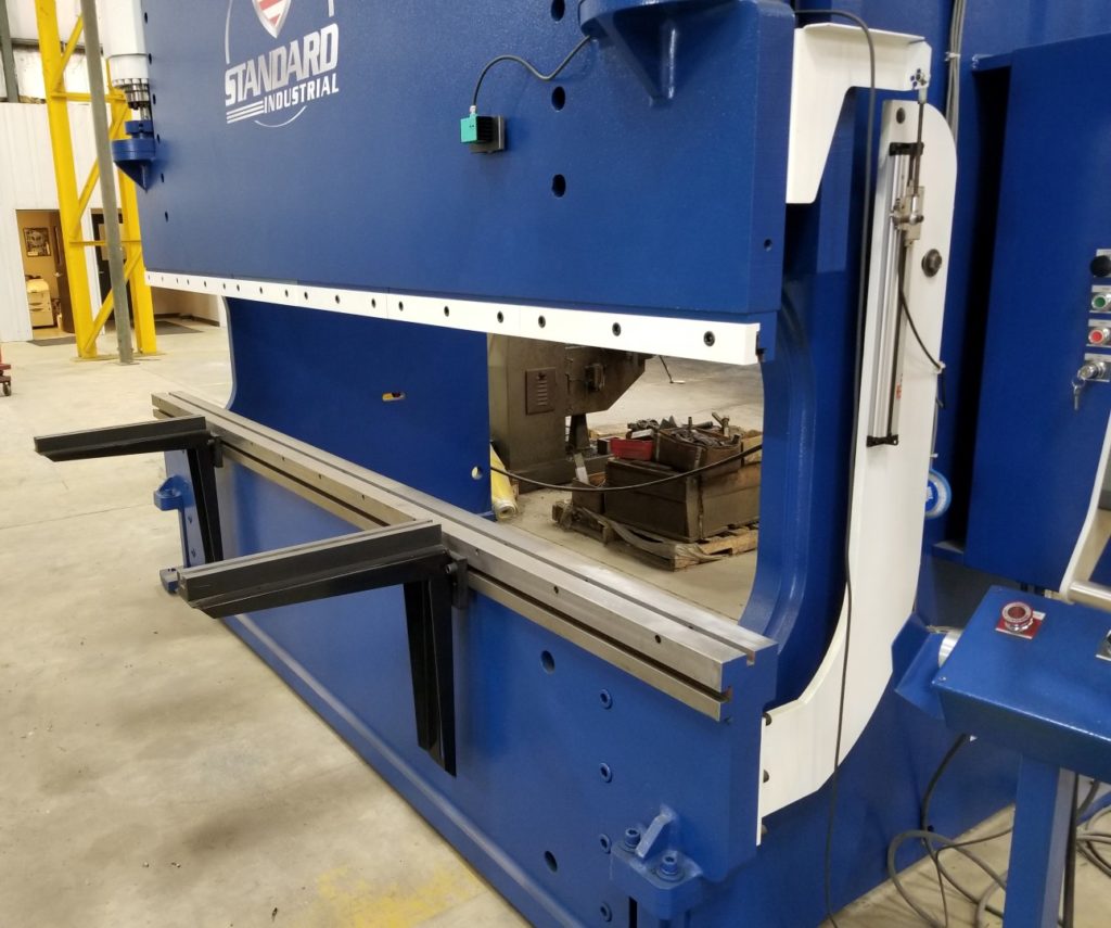 Standard Industrial 12' x 200 Ton Hydraulic Press Brake, EV200-12 ...