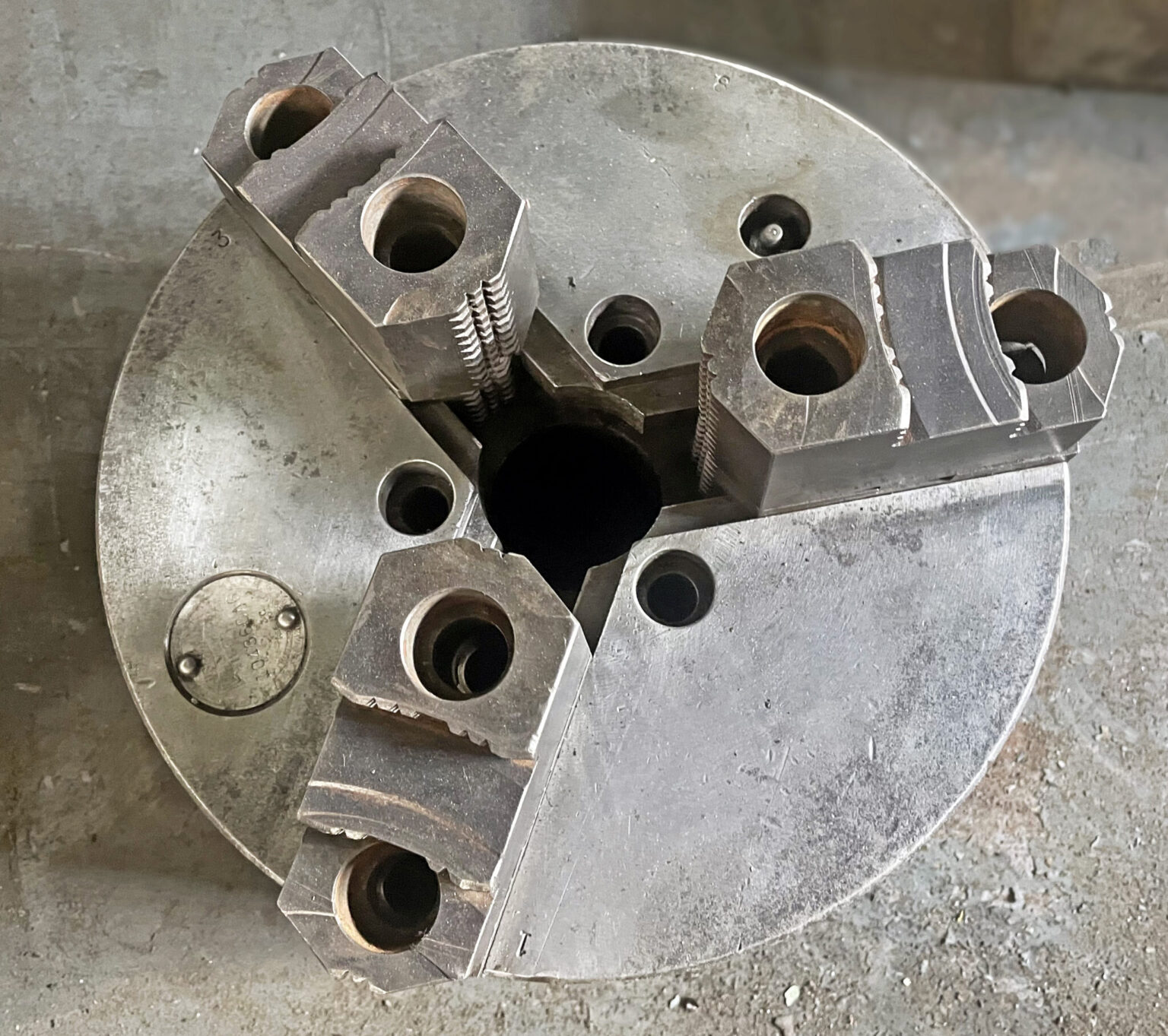 Cushman 10" Top Reversible 3-Jaw Chuck with Flat Back Mount - Norman ...