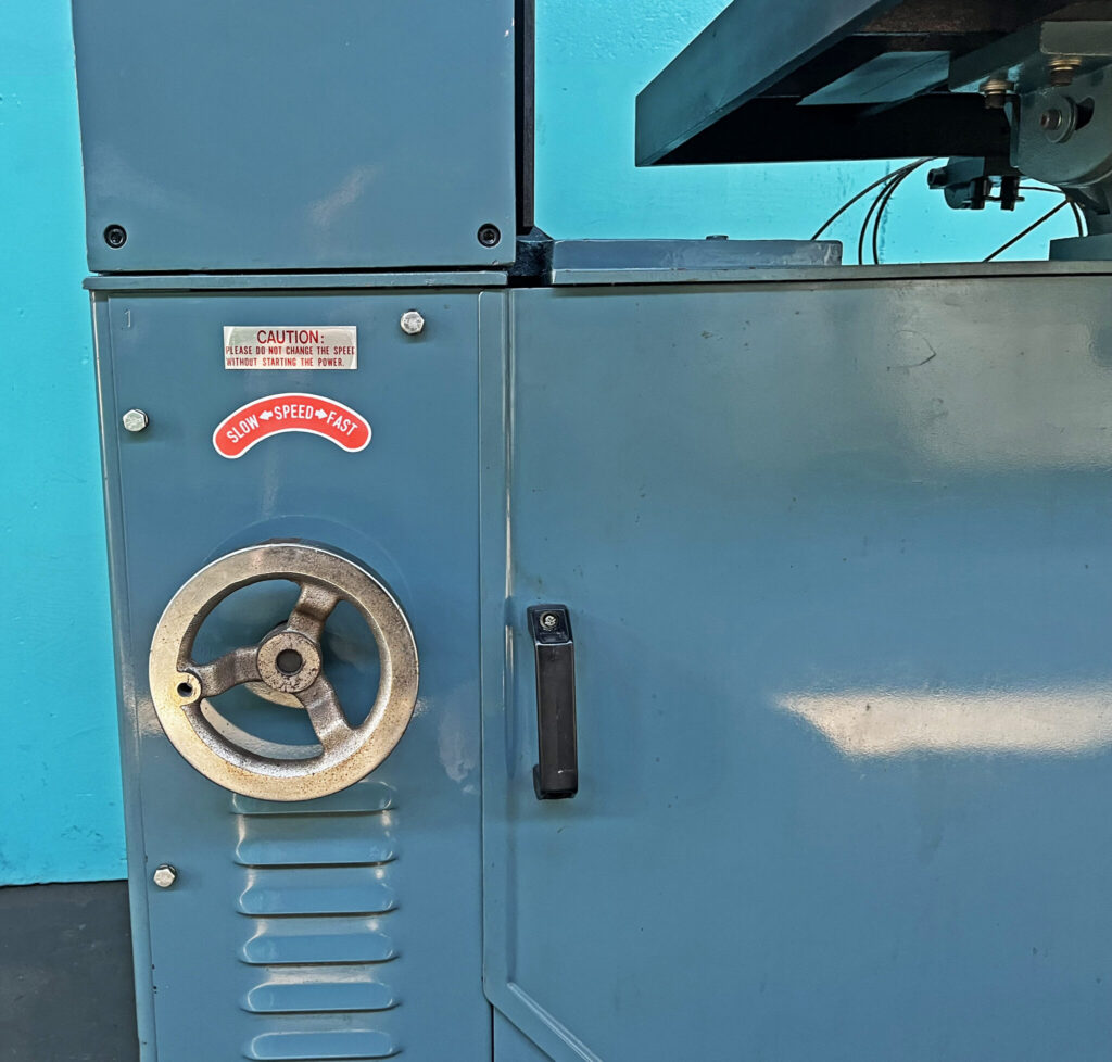 KBC 14 1/2" x 20" Variable Speed Vertical Band Saw, BAV-500WF - Norman ...