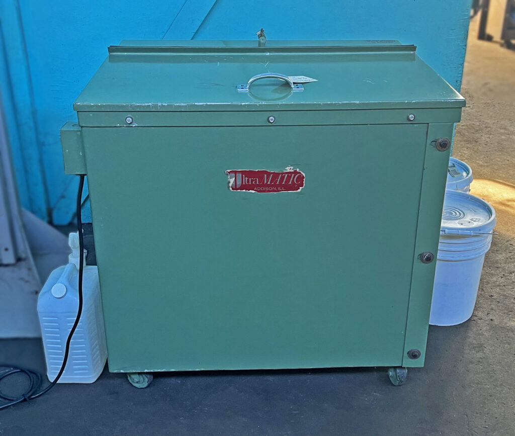 Ultramatic 3 Cu. Ft. Vibratory Finisher, Portaburr3 - Norman Machine Tool