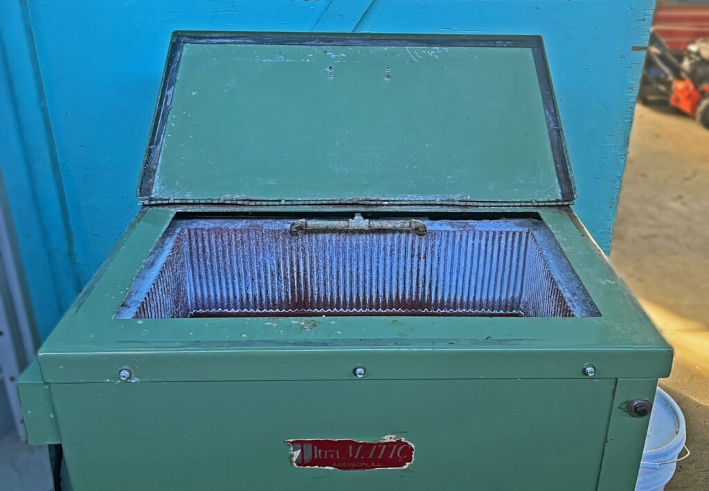 Ultramatic 3 Cu. Ft. Vibratory Finisher, Portaburr3 - Norman Machine Tool