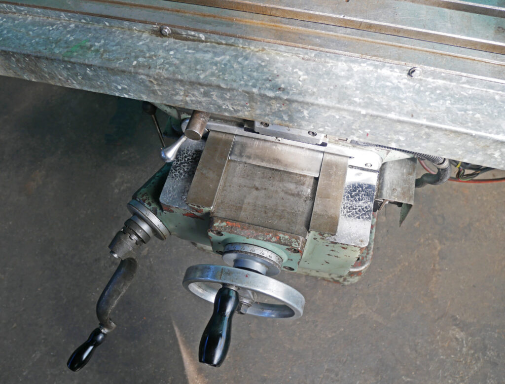 Supermax YCM Series 9" x 42" Vertical Knee Mill - Norman Machine Tool