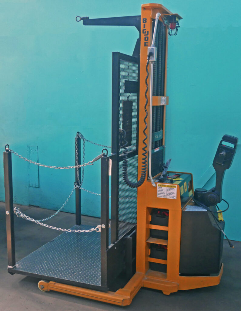 Big Joe Manufacturing Co. 650 lbs. Capacity Personal Electric Lift, PDI ...