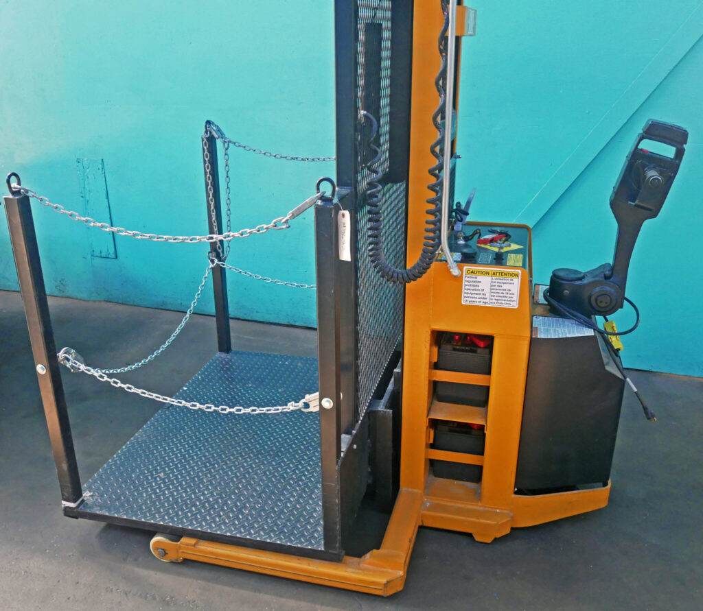 Big Joe Manufacturing Co. 650 lbs. Capacity Personal Electric Lift, PDI ...
