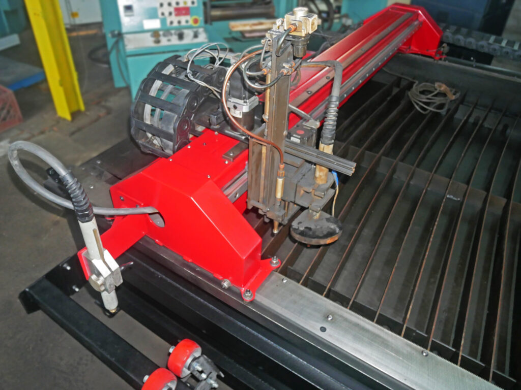 Lincoln Torchmate X 5' x 10' CNC Plasma Cutting Table with Pipe Cutting ...